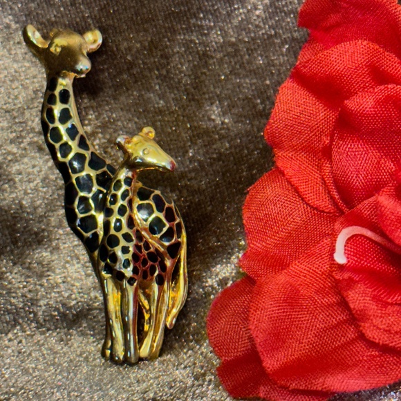 Unbranded | Jewelry | Vintage Black And Gold Spotted Giraffe Brooch ...